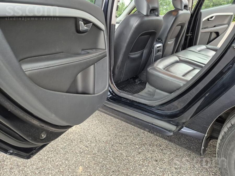 Zils Volvo V70 2011 Ogre, ar dzinēja tilpumu 2.40 L un nobraukumu 332 tūkst. km par 5200 €, foto 10 vietnē AUTOMOTO.COM.LV