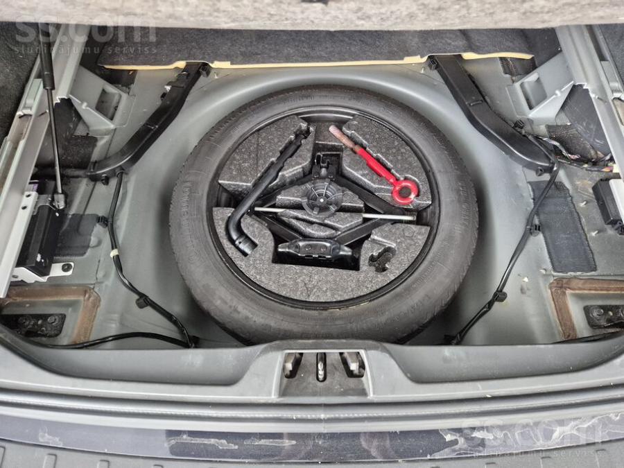 Zils Volvo V70 2011 Ogre, ar dzinēja tilpumu 2.40 L un nobraukumu 332 tūkst. km par 5200 €, foto 12 vietnē AUTOMOTO.COM.LV
