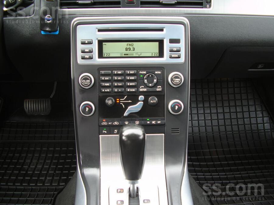 Zils Volvo V70 2011 Rīga, ar dzinēja tilpumu 2.00 L un nobraukumu 0 tūkst. km par 5450 €, foto 17 vietnē AUTOMOTO.COM.LV