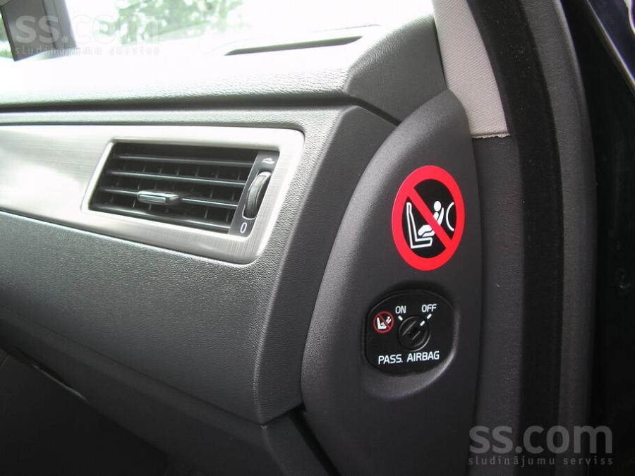 Zils Volvo V70 2011 Rīga, ar dzinēja tilpumu 2.00 L un nobraukumu 0 tūkst. km par 5450 €, foto 29 vietnē AUTOMOTO.COM.LV