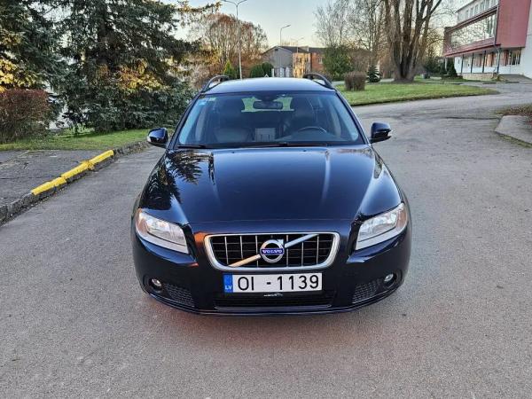 Zils Volvo V70 2011 Jēkabpils, ar dzinēja tilpumu 2.00 L un nobraukumu 272 tūkst. km par 6490 €, foto 3 vietnē AUTOMOTO.COM.LV
