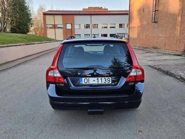 Zils Volvo V70 2011 Jēkabpils, ar dzinēja tilpumu 2.00 L un nobraukumu 272 tūkst. km par 6490 €, foto 9 vietnē AUTOMOTO.COM.LV