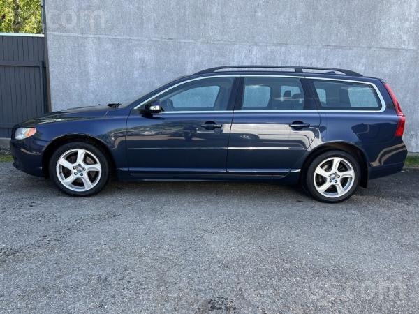 Zils Volvo V70 2011 Liepāja, ar dzinēja tilpumu 2.00 L un nobraukumu 266 tūkst. km par 6850 €, foto 2 vietnē AUTOMOTO.COM.LV
