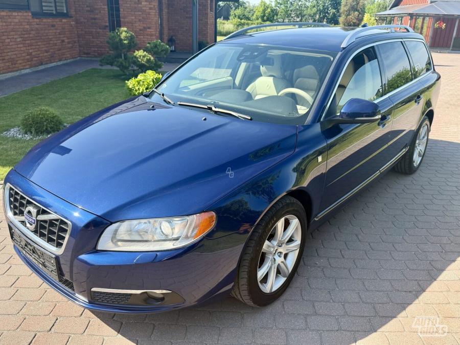 Zils Volvo V70 2011 Radviliškis, ar dzinēja tilpumu 2.00 L un nobraukumu 320 tūkst. km par 3950 €, foto 1 vietnē AUTOMOTO.COM.LV