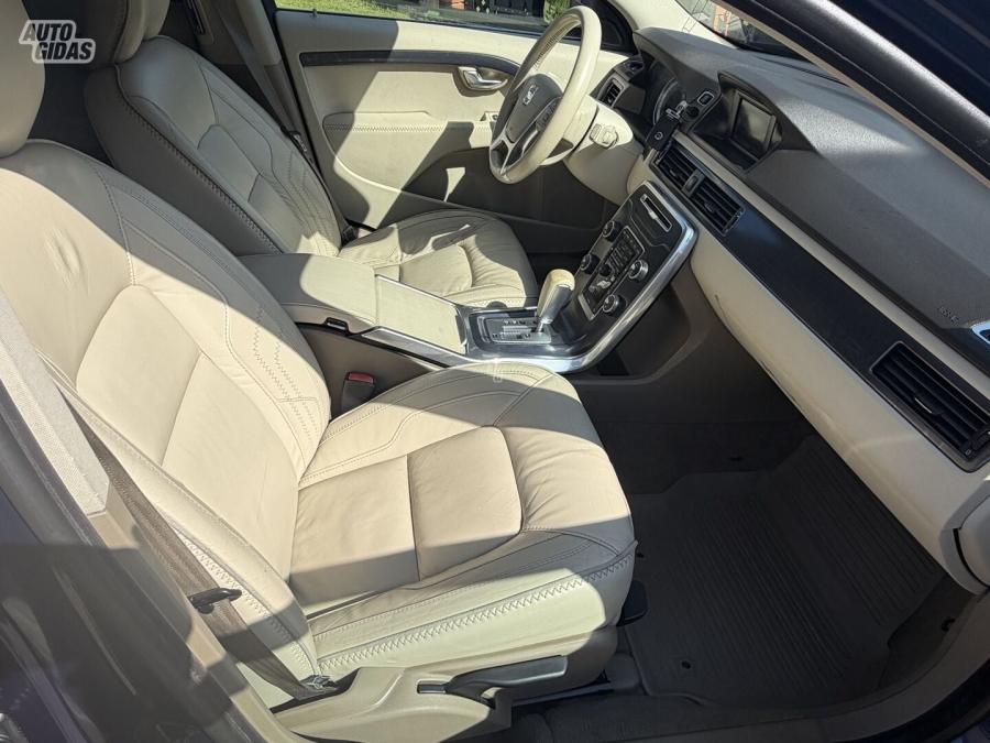 Zils Volvo V70 2011 Radviliškis, ar dzinēja tilpumu 2.00 L un nobraukumu 320 tūkst. km par 3950 €, foto 4 vietnē AUTOMOTO.COM.LV