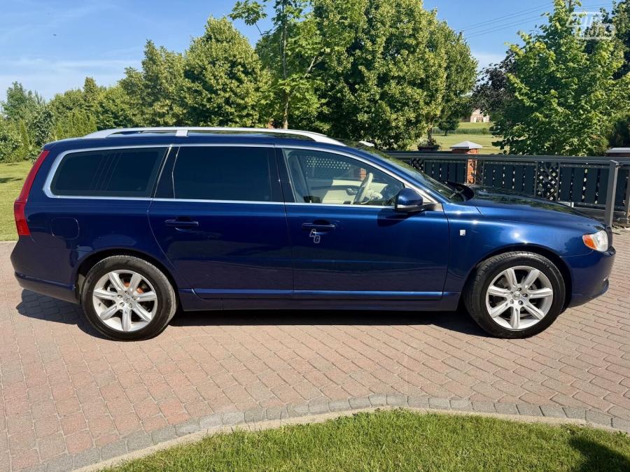 Zils Volvo V70 2011 Radviliškis, ar dzinēja tilpumu 2.00 L un nobraukumu 320 tūkst. km par 3950 €, foto 9 vietnē AUTOMOTO.COM.LV