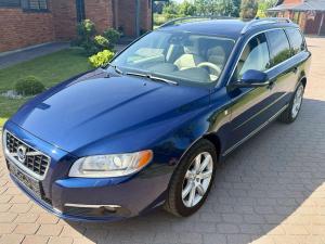 Blue Volvo V70 2011 in Radviliskis, with an engine capacity of 2.00 L and mileage of 320 thousand km for 3950 €, photo 3 on AUTOMOTO.COM.LV