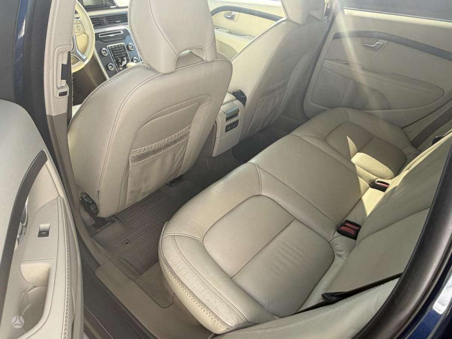 Blue Volvo V70 2011 in Radviliskis, with an engine capacity of 2.00 L and mileage of 320 thousand km for 3950 €, photo 6 on AUTOMOTO.COM.LV