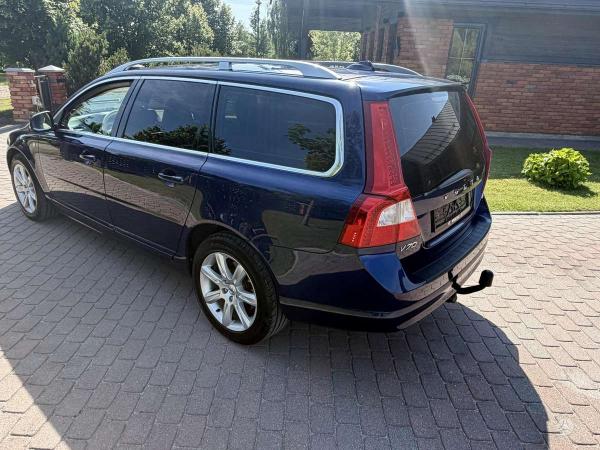 Blue Volvo V70 2011 in Radviliskis, with an engine capacity of 2.00 L and mileage of 320 thousand km for 3950 €, photo 6 on AUTOMOTO.COM.LV