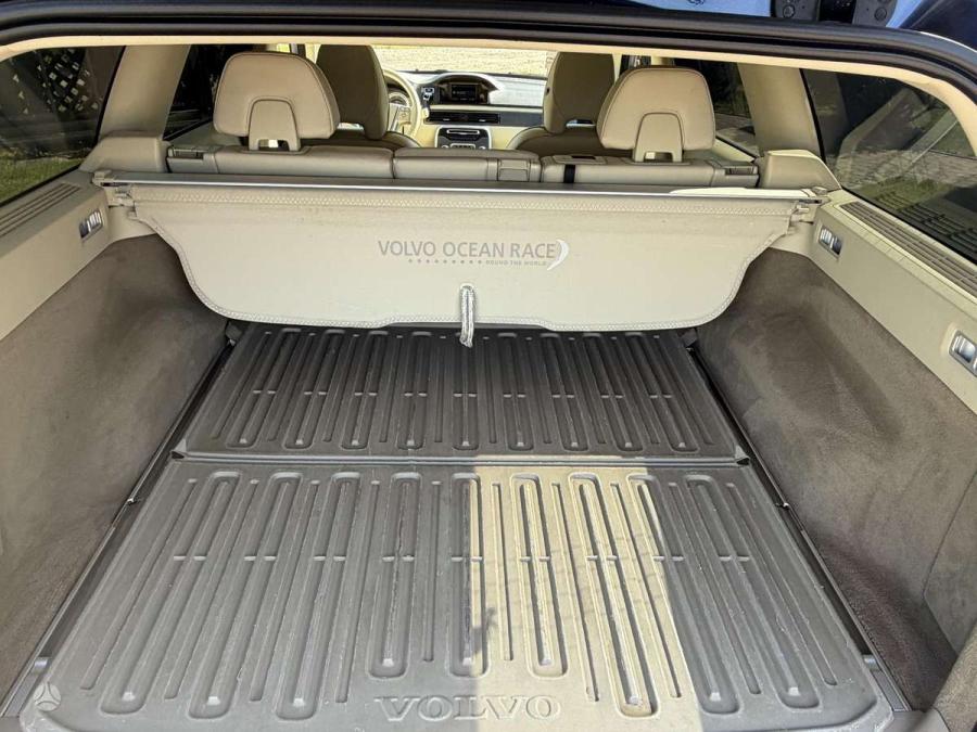 Blue Volvo V70 2011 in Radviliskis, with an engine capacity of 2.00 L and mileage of 320 thousand km for 3950 €, photo 8 on AUTOMOTO.COM.LV
