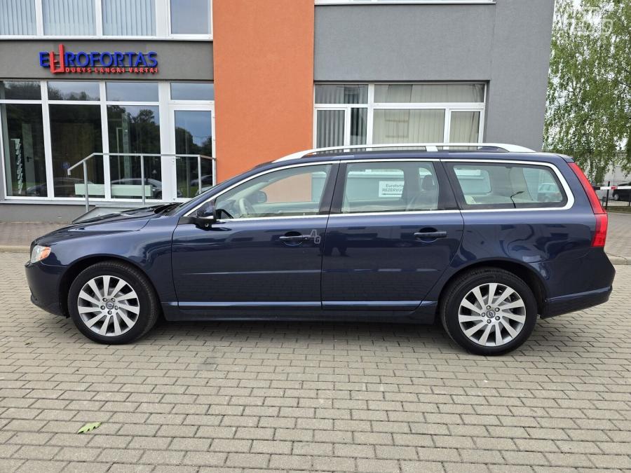 Blue Volvo V70 2011 in Kaunas, with an engine capacity of 2.00 L and mileage of 270 thousand km for 5800 €, photo 6 on AUTOMOTO.COM.LV