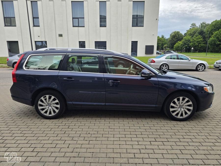 Blue Volvo V70 2011 in Kaunas, with an engine capacity of 2.00 L and mileage of 270 thousand km for 5800 €, photo 11 on AUTOMOTO.COM.LV