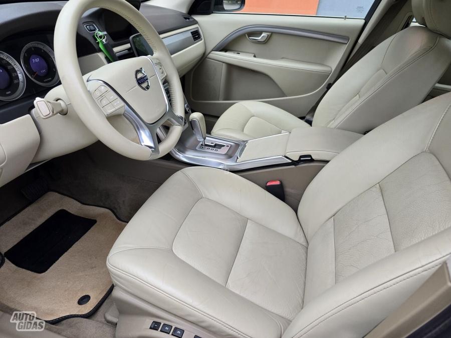 Blue Volvo V70 2011 in Kaunas, with an engine capacity of 2.00 L and mileage of 270 thousand km for 5800 €, photo 15 on AUTOMOTO.COM.LV
