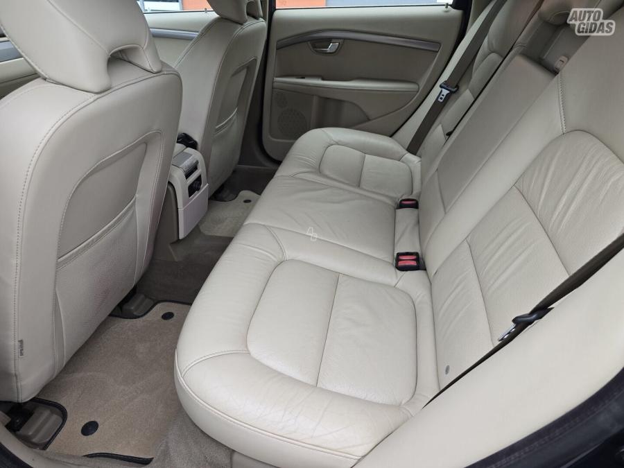 Blue Volvo V70 2011 in Kaunas, with an engine capacity of 2.00 L and mileage of 270 thousand km for 5800 €, photo 18 on AUTOMOTO.COM.LV