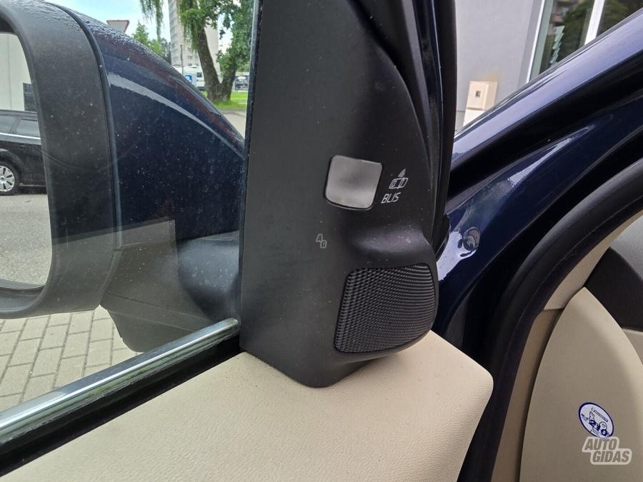 Blue Volvo V70 2011 in Kaunas, with an engine capacity of 2.00 L and mileage of 270 thousand km for 5800 €, photo 28 on AUTOMOTO.COM.LV