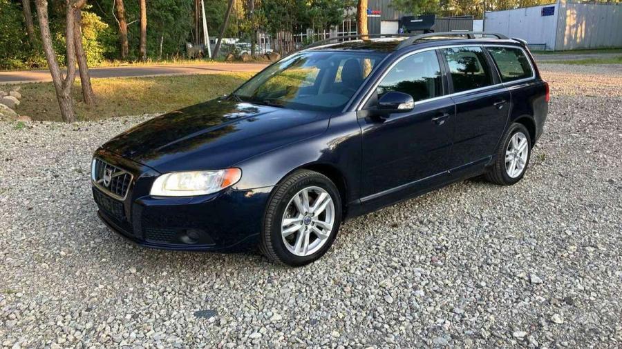 Blue Volvo V70 2011 in Jonava, with an engine capacity of 1.98 L and mileage of 277 thousand km for 5150 €, photo 1 on AUTOMOTO.COM.LV