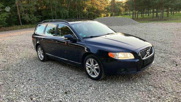 Blue Volvo V70 2011 in Jonava, with an engine capacity of 1.98 L and mileage of 277 thousand km for 5150 €, photo 2 on AUTOMOTO.COM.LV