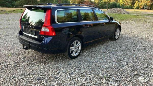 Blue Volvo V70 2011 in Jonava, with an engine capacity of 1.98 L and mileage of 277 thousand km for 5150 €, photo 3 on AUTOMOTO.COM.LV