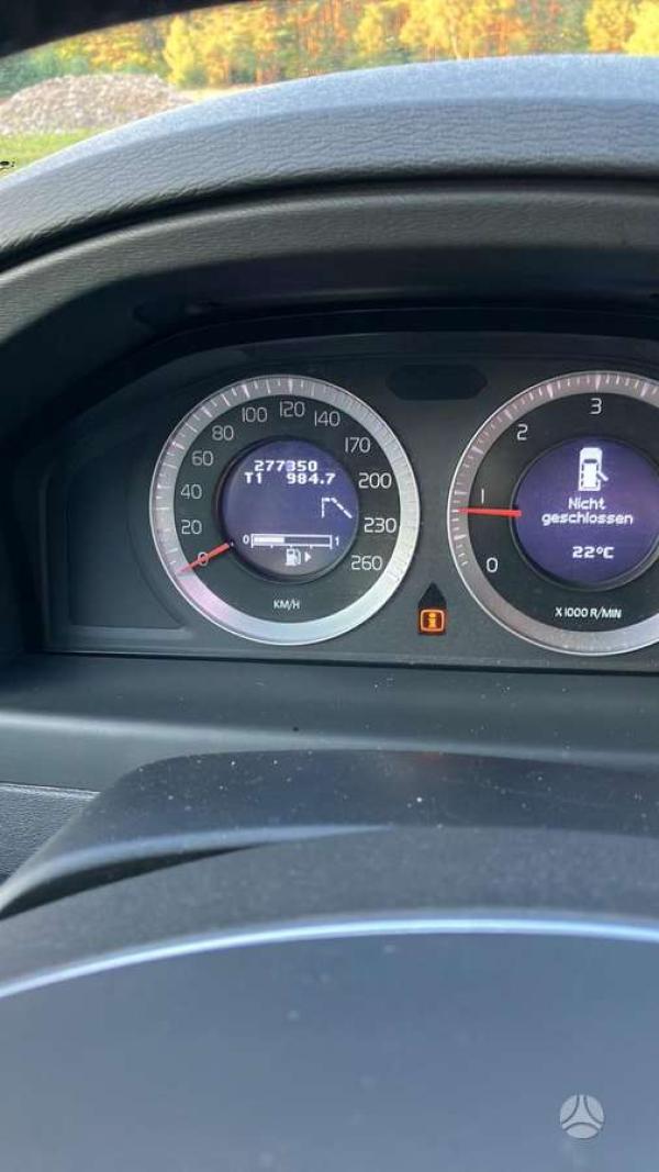 Blue Volvo V70 2011 in Jonava, with an engine capacity of 1.98 L and mileage of 277 thousand km for 5150 €, photo 7 on AUTOMOTO.COM.LV