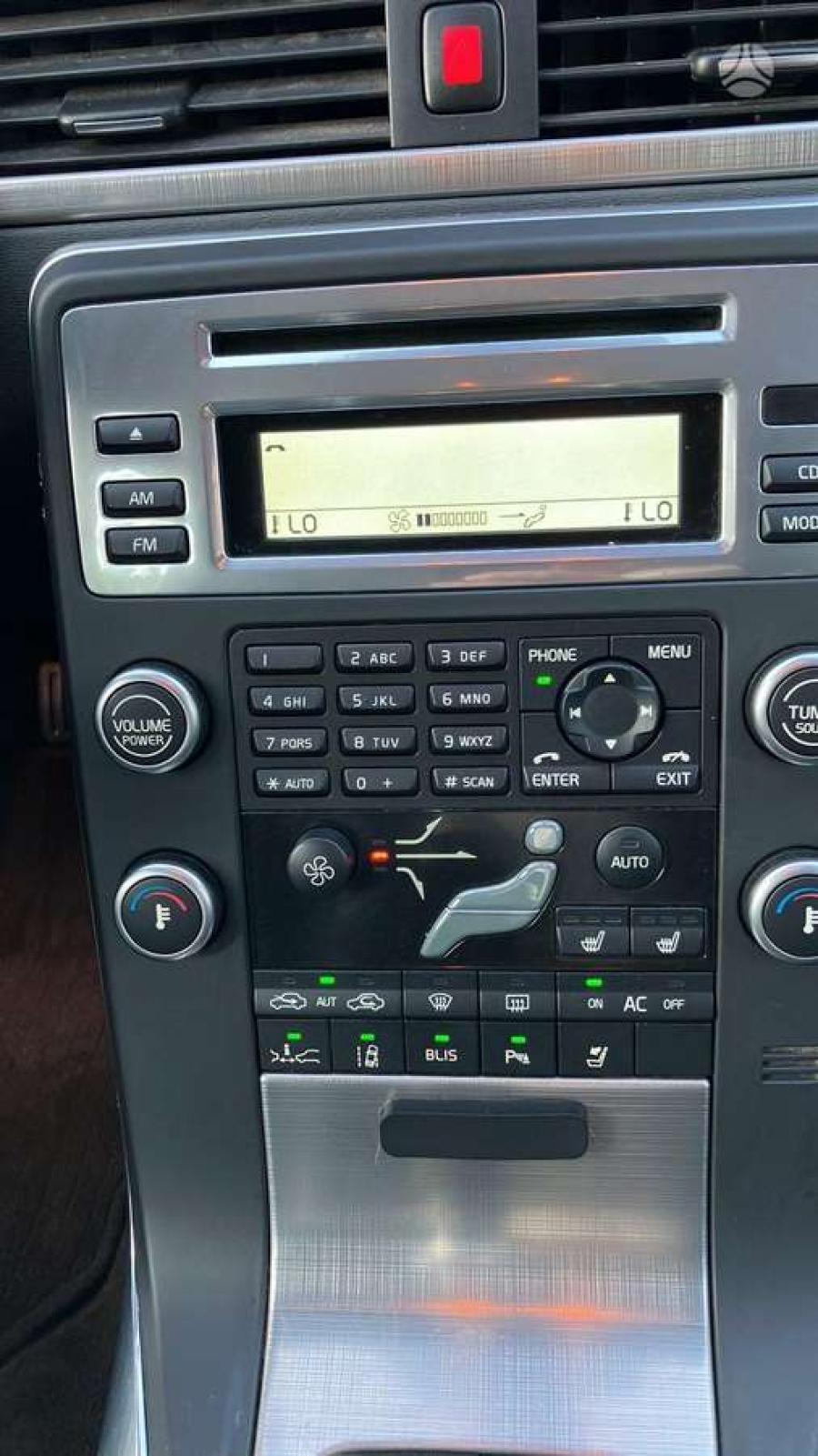 Blue Volvo V70 2011 in Jonava, with an engine capacity of 1.98 L and mileage of 277 thousand km for 5150 €, photo 9 on AUTOMOTO.COM.LV