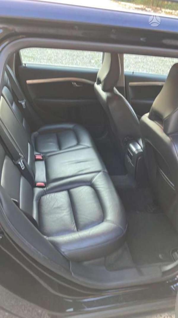 Blue Volvo V70 2011 in Jonava, with an engine capacity of 1.98 L and mileage of 277 thousand km for 5150 €, photo 9 on AUTOMOTO.COM.LV