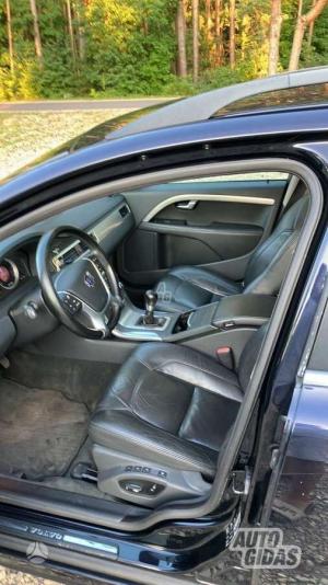 Zils Volvo V70 2011 Jonava, ar dzinēja tilpumu 2.00 L un nobraukumu 277 tūkst. km par 5150 €, foto 7 vietnē AUTOMOTO.COM.LV