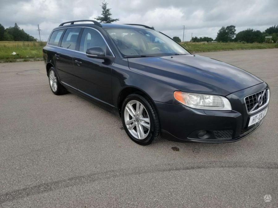 Zils Volvo V70 2011 Tauragė, ar dzinēja tilpumu 2.00 L un nobraukumu 289 tūkst. km par 5250 €, foto 1 vietnē AUTOMOTO.COM.LV