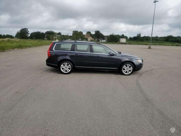 Zils Volvo V70 2011 Tauragė, ar dzinēja tilpumu 2.00 L un nobraukumu 289 tūkst. km par 5250 €, foto 4 vietnē AUTOMOTO.COM.LV