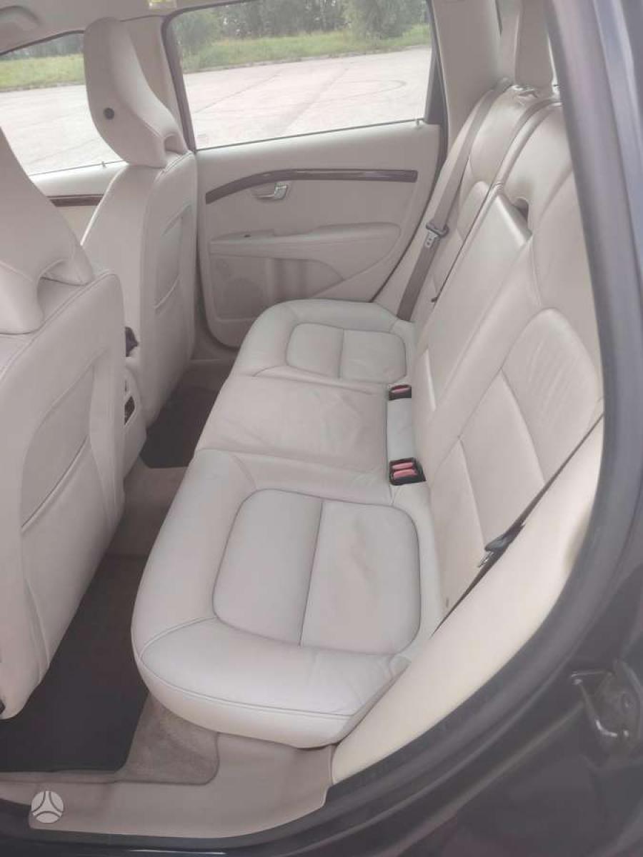 Zils Volvo V70 2011 Tauragė, ar dzinēja tilpumu 2.00 L un nobraukumu 289 tūkst. km par 5250 €, foto 8 vietnē AUTOMOTO.COM.LV