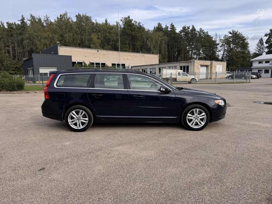 Zils Volvo V70 2011 Jonava, ar dzinēja tilpumu 1.98 L un nobraukumu 278 tūkst. km par 5150 €, foto 5 vietnē AUTOMOTO.COM.LV