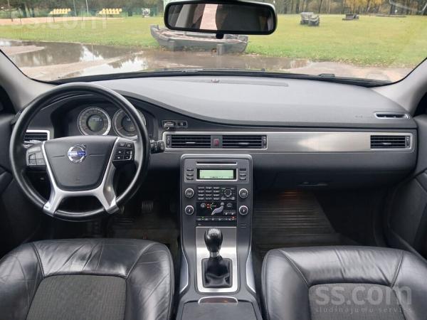 Blue Volvo V70 2011 in Limbazi, with an engine capacity of 2.00 L and mileage of 381 thousand km for 3700 €, photo 7 on AUTOMOTO.COM.LV