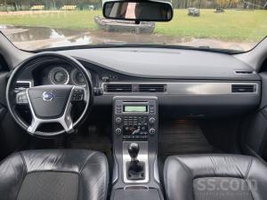 Blue Volvo V70 2011 in Limbazi, with an engine capacity of 2.00 L and mileage of 381 thousand km for 3700 €, photo 7 on AUTOMOTO.COM.LV