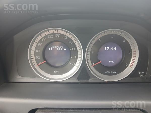 Blue Volvo V70 2011 in Limbazi, with an engine capacity of 2.00 L and mileage of 381 thousand km for 3700 €, photo 8 on AUTOMOTO.COM.LV
