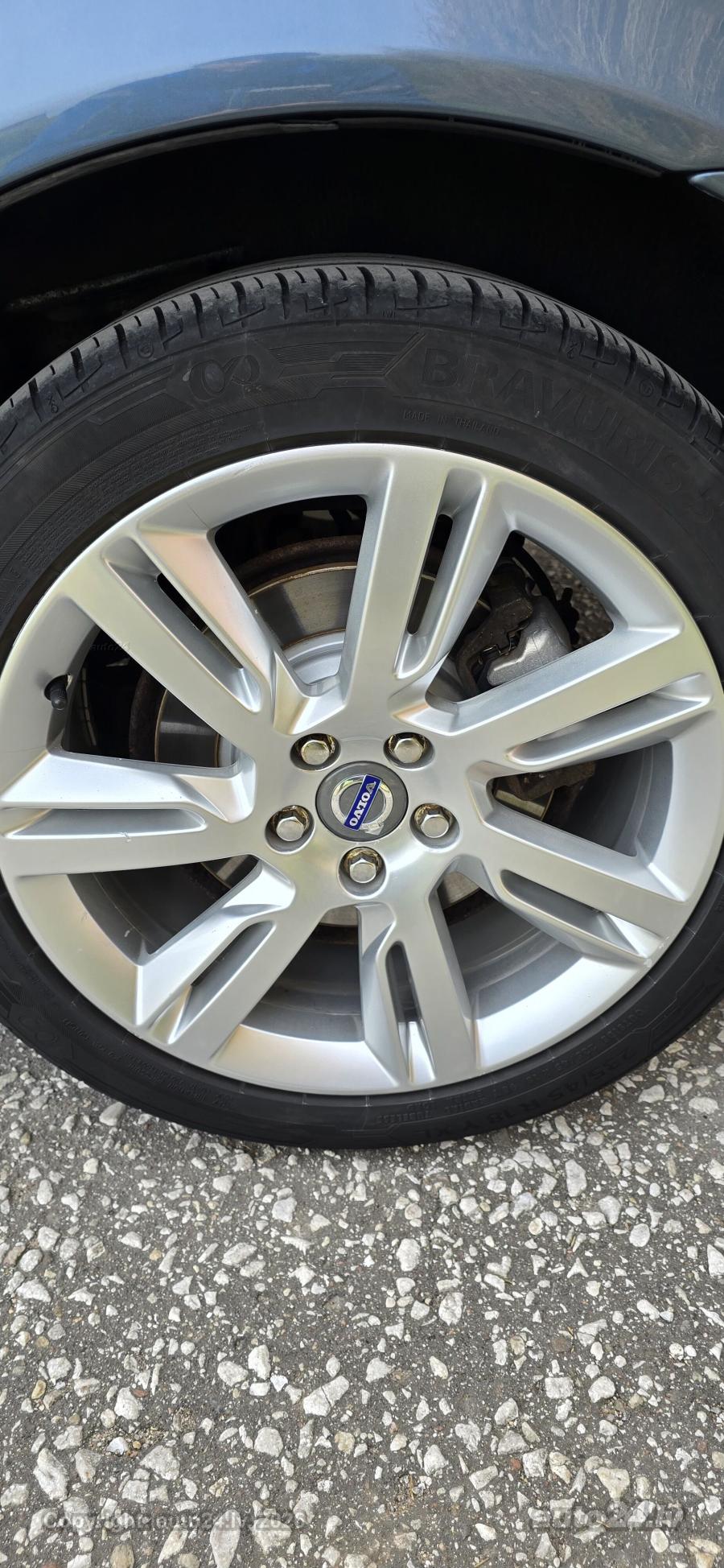 Zils Volvo V70 2012 Jegeva, ar dzinēja tilpumu 2.40 L un nobraukumu 410 tūkst. km par 8000 €, foto 6 vietnē AUTOMOTO.COM.LV