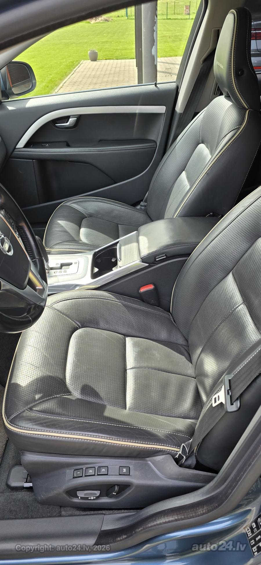 Zils Volvo V70 2012 Jegeva, ar dzinēja tilpumu 2.40 L un nobraukumu 410 tūkst. km par 8000 €, foto 7 vietnē AUTOMOTO.COM.LV