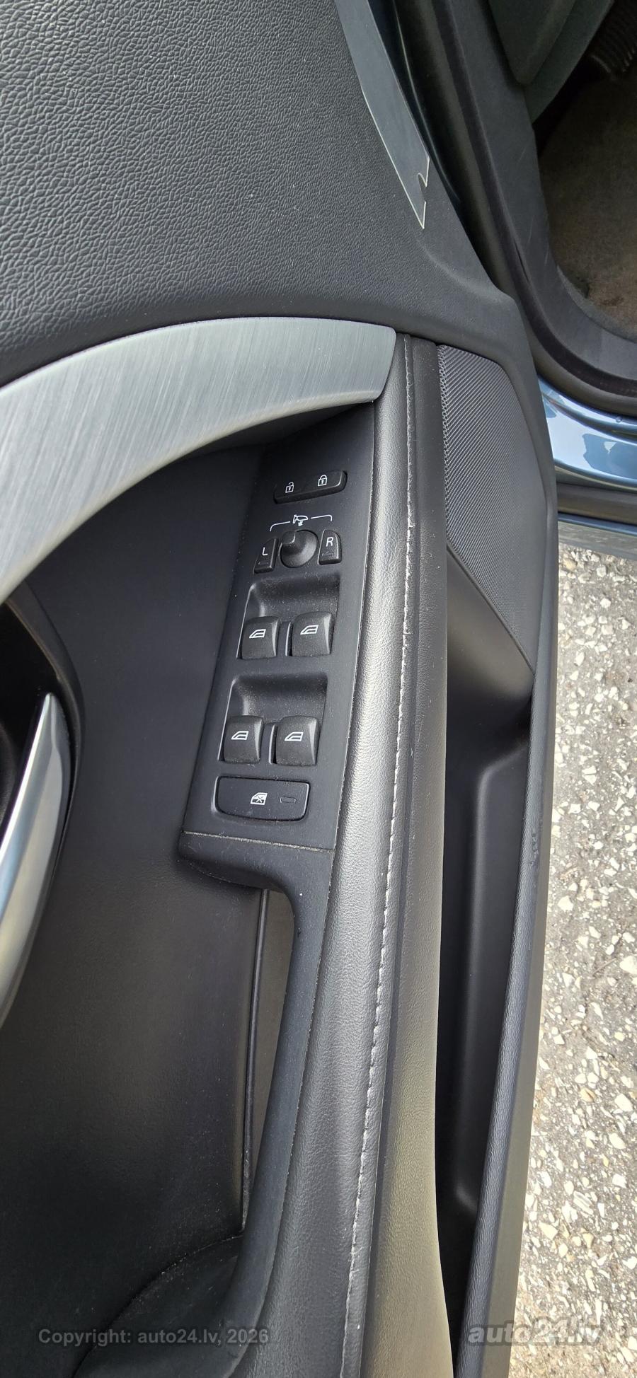 Zils Volvo V70 2012 Jegeva, ar dzinēja tilpumu 2.40 L un nobraukumu 410 tūkst. km par 8000 €, foto 10 vietnē AUTOMOTO.COM.LV