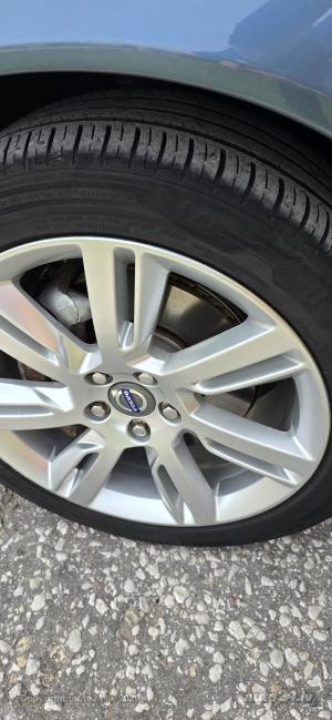 Zils Volvo V70 2012 Jegeva, ar dzinēja tilpumu 2.40 L un nobraukumu 410 tūkst. km par 8000 €, foto 11 vietnē AUTOMOTO.COM.LV