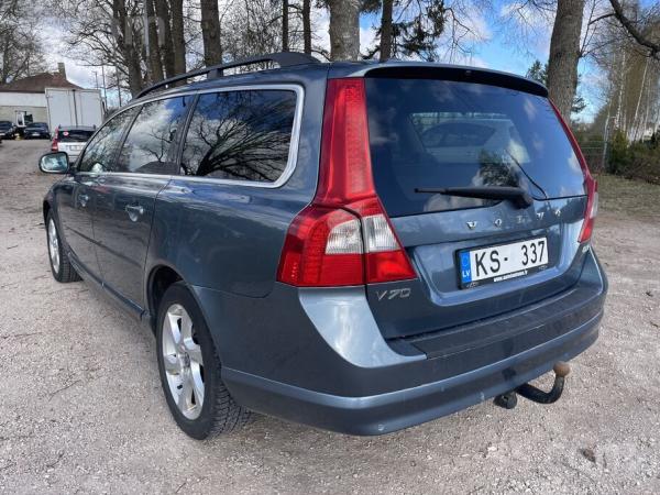 Zils Volvo V70 2012 Rīga, ar dzinēja tilpumu 2.00 L un nobraukumu 352 tūkst. km par 3490 €, foto 3 vietnē AUTOMOTO.COM.LV