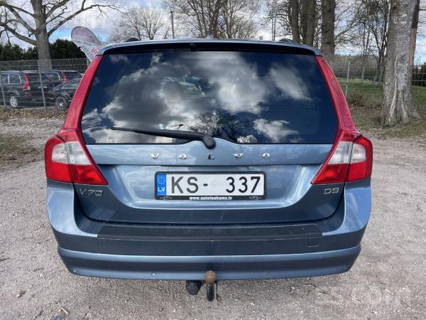 Zils Volvo V70 2012 Rīga, ar dzinēja tilpumu 2.00 L un nobraukumu 352 tūkst. km par 3490 €, foto 4 vietnē AUTOMOTO.COM.LV