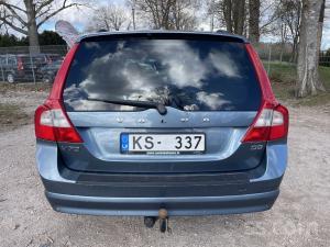 Blue Volvo V70 2012 in Riga, with an engine capacity of 2.00 L and mileage of 352 thousand km for 3490 €, photo 5 on AUTOMOTO.COM.LV