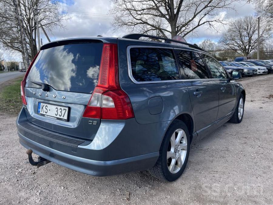 Blue Volvo V70 2012 in Riga, with an engine capacity of 2.00 L and mileage of 352 thousand km for 3490 €, photo 6 on AUTOMOTO.COM.LV