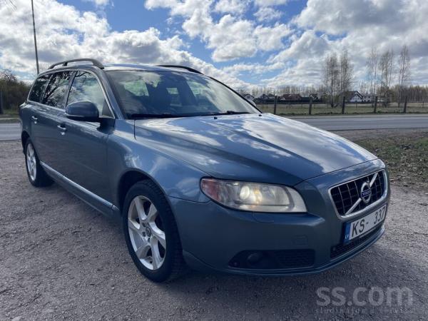 Zils Volvo V70 2012 Rīga, ar dzinēja tilpumu 2.00 L un nobraukumu 352 tūkst. km par 3490 €, foto 7 vietnē AUTOMOTO.COM.LV