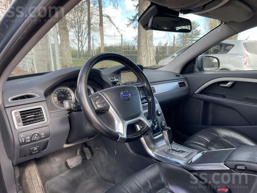 Blue Volvo V70 2012 in Riga, with an engine capacity of 2.00 L and mileage of 352 thousand km for 3490 €, photo 10 on AUTOMOTO.COM.LV