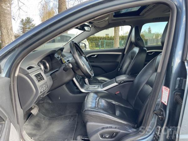 Zils Volvo V70 2012 Rīga, ar dzinēja tilpumu 2.00 L un nobraukumu 352 tūkst. km par 3490 €, foto 10 vietnē AUTOMOTO.COM.LV