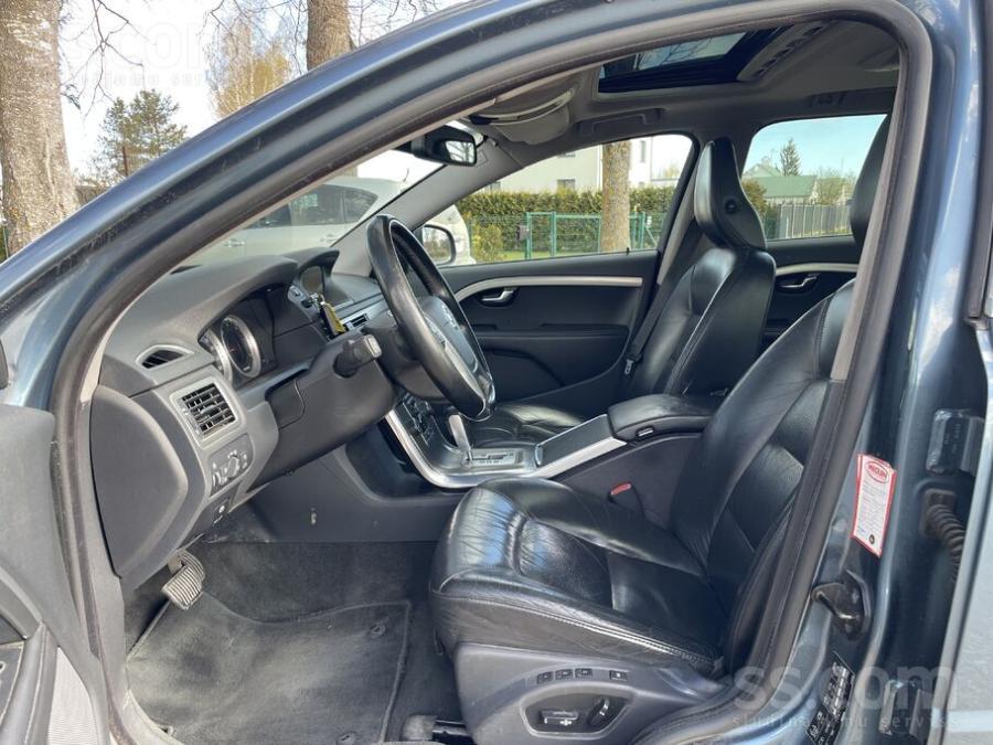 Blue Volvo V70 2012 in Riga, with an engine capacity of 2.00 L and mileage of 352 thousand km for 3490 €, photo 11 on AUTOMOTO.COM.LV