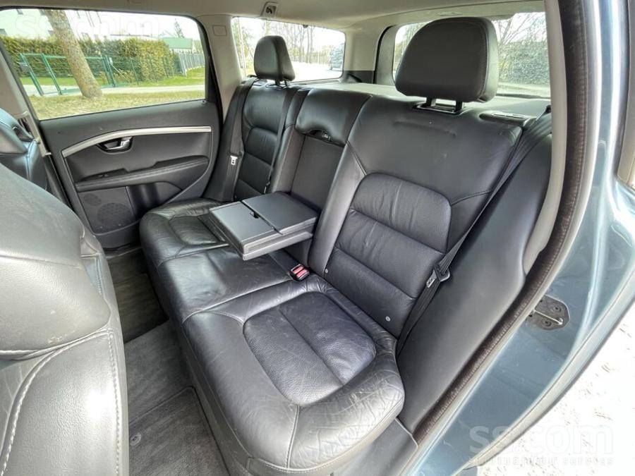 Blue Volvo V70 2012 in Riga, with an engine capacity of 2.00 L and mileage of 352 thousand km for 3490 €, photo 13 on AUTOMOTO.COM.LV
