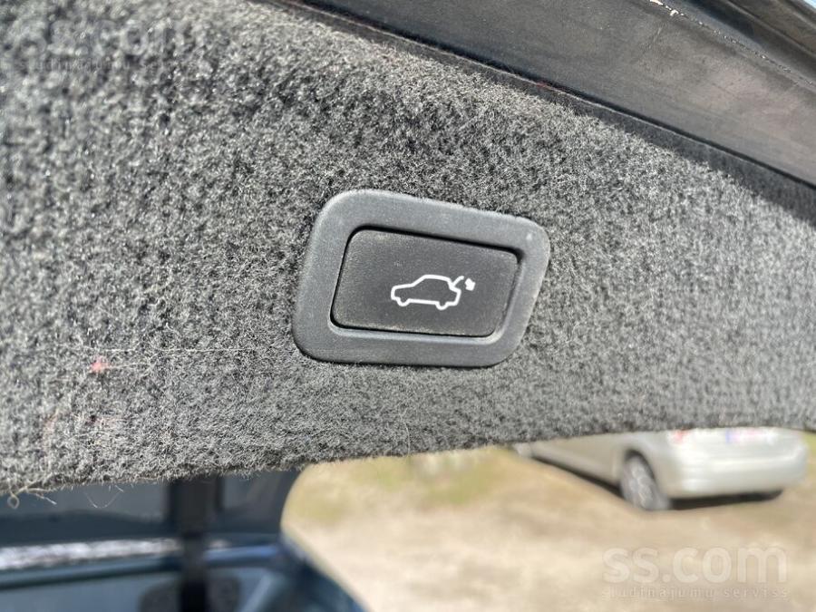 Blue Volvo V70 2012 in Riga, with an engine capacity of 2.00 L and mileage of 352 thousand km for 3490 €, photo 15 on AUTOMOTO.COM.LV