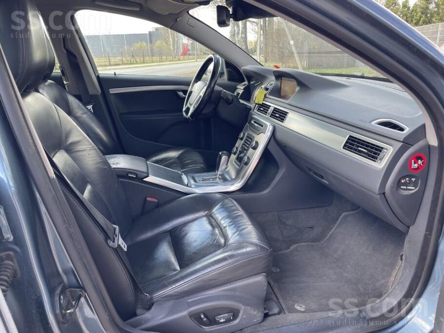 Blue Volvo V70 2012 in Riga, with an engine capacity of 2.00 L and mileage of 352 thousand km for 3490 €, photo 16 on AUTOMOTO.COM.LV
