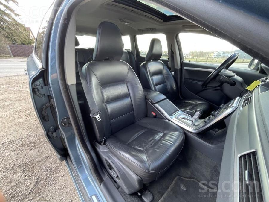 Blue Volvo V70 2012 in Riga, with an engine capacity of 2.00 L and mileage of 352 thousand km for 3490 €, photo 17 on AUTOMOTO.COM.LV