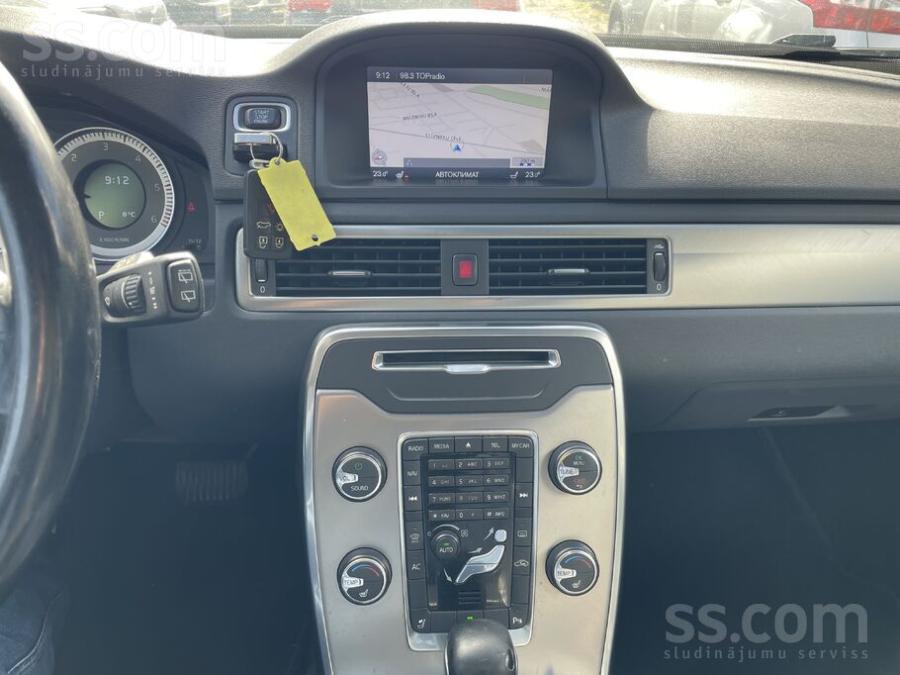 Blue Volvo V70 2012 in Riga, with an engine capacity of 2.00 L and mileage of 352 thousand km for 3490 €, photo 24 on AUTOMOTO.COM.LV
